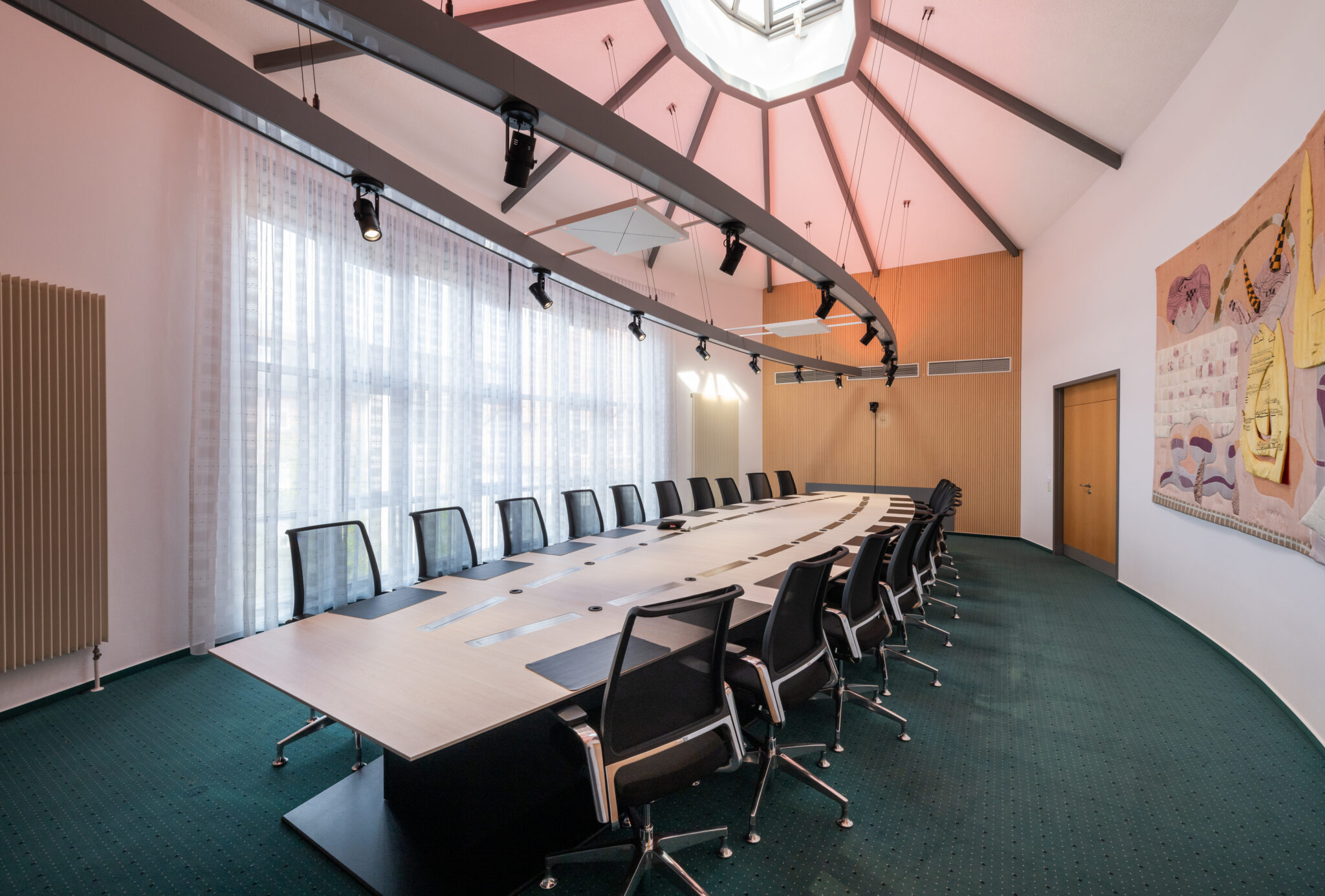 Arthur Holm retractable monitors at the Heart of Sparkasse Gotha’s ...